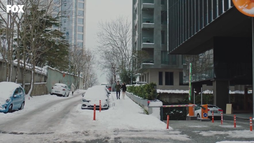 IMCDb.org: unknown in "Evlilik Hakkinda Her Sey, 2021-2022"