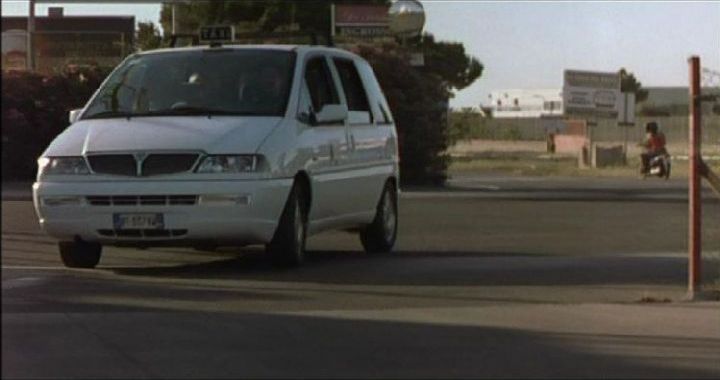IMCDb.org: 1999 Lancia Zeta [U60] in "Benzina, 2001"