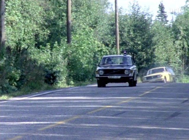 IMCDb.org: 1973 Volvo 145 in "Farlig yrke, 1976"